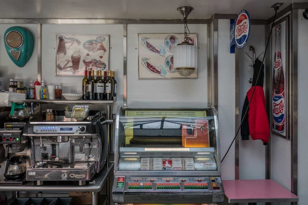 Jackson-Hole-Airline-Diner-back-room-Astoria-Queens-NYC-1600x1067 - I ...